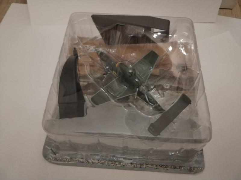 Heinkel He 162 Volksjager Amercom 1:72