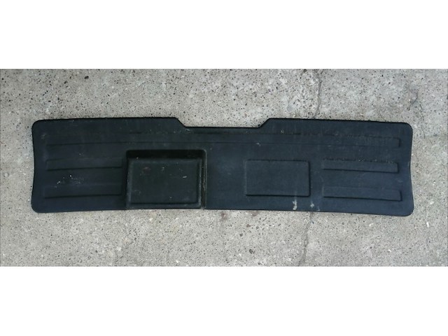 Plastika za gepek vrata Peugeot 205
