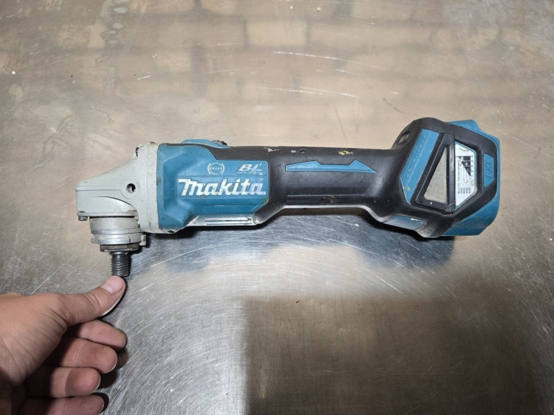 Makitina aku ugaona brusilica DGA513Z
