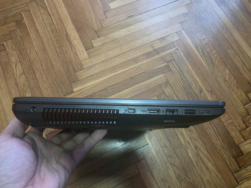 ASUS ROG GL752VW – i5-6300HQ, GTX 960M, 8GB RAM, SSD