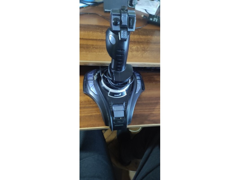 Dzojstk Genius Metalstrike pro