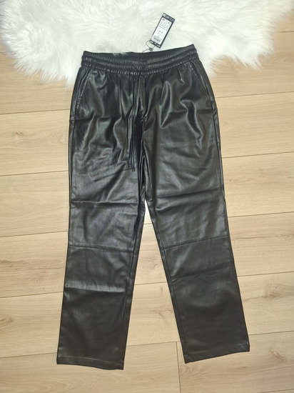 Vero Moda Coated pantalone novo etiketa