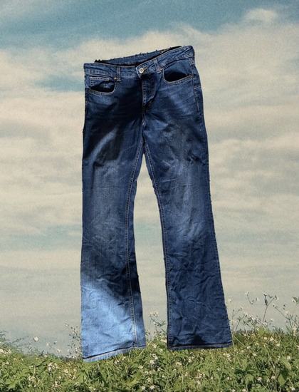 Mid-rise flare jeans