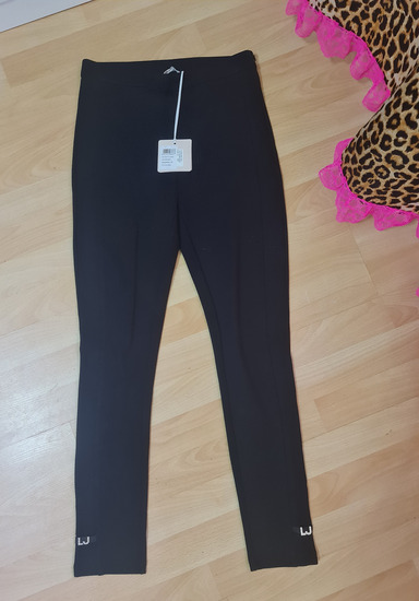 Liu Jo pantalone nove 9000 din akcijaa