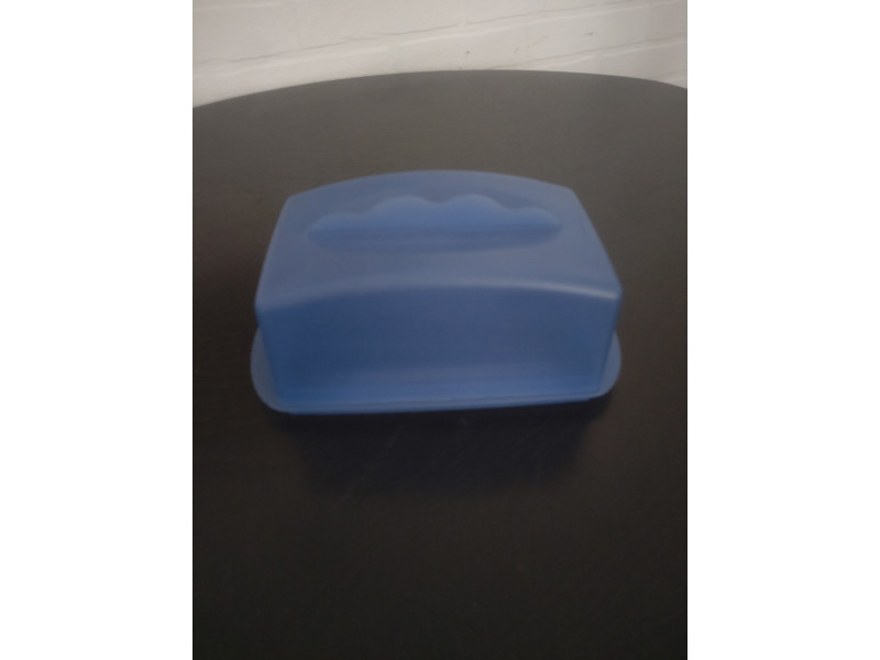 Tupperware posuda za puter