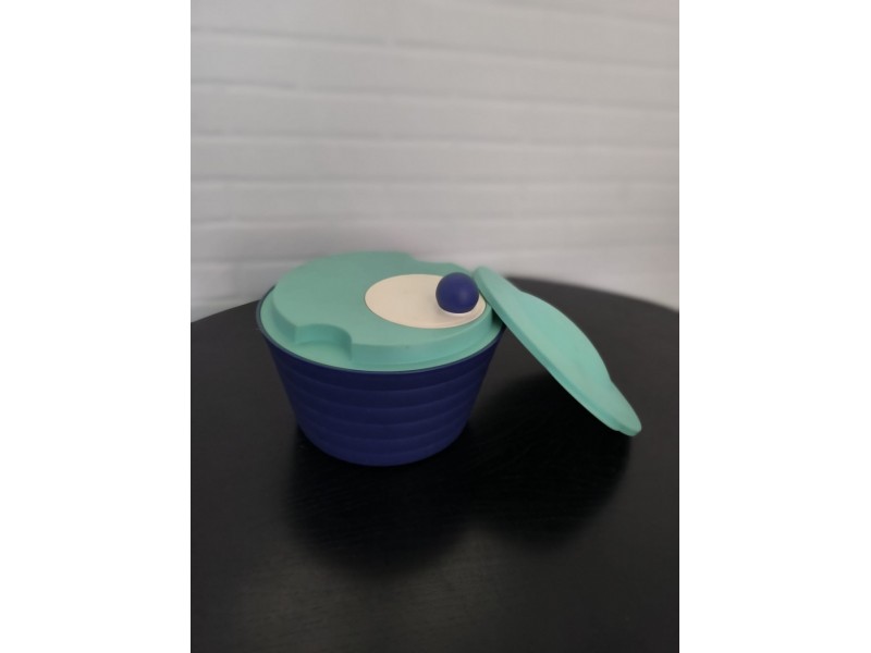 Tupperware centrifuga za salatu sa poklopcem