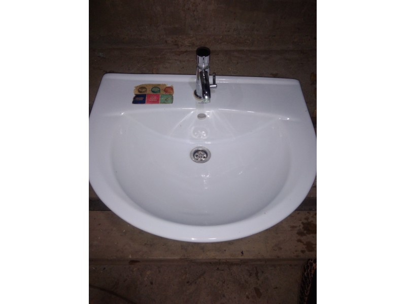 Lavabo manji