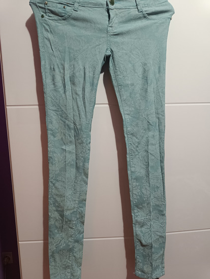 Preslatke nenosene pantalone