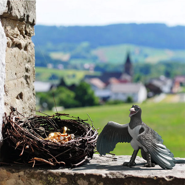 Schleich School od Magical animals - Pinkie the Magpie 14956