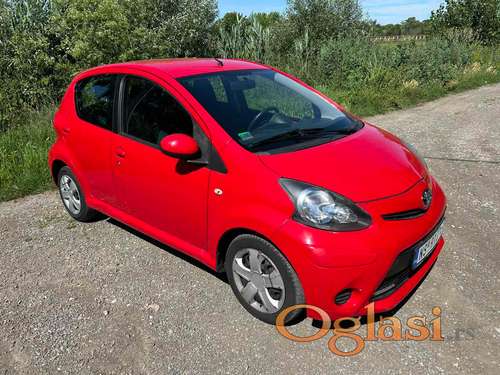 Odlična Toyota Aygo 1.0 B VVTi - AUTOMATIK