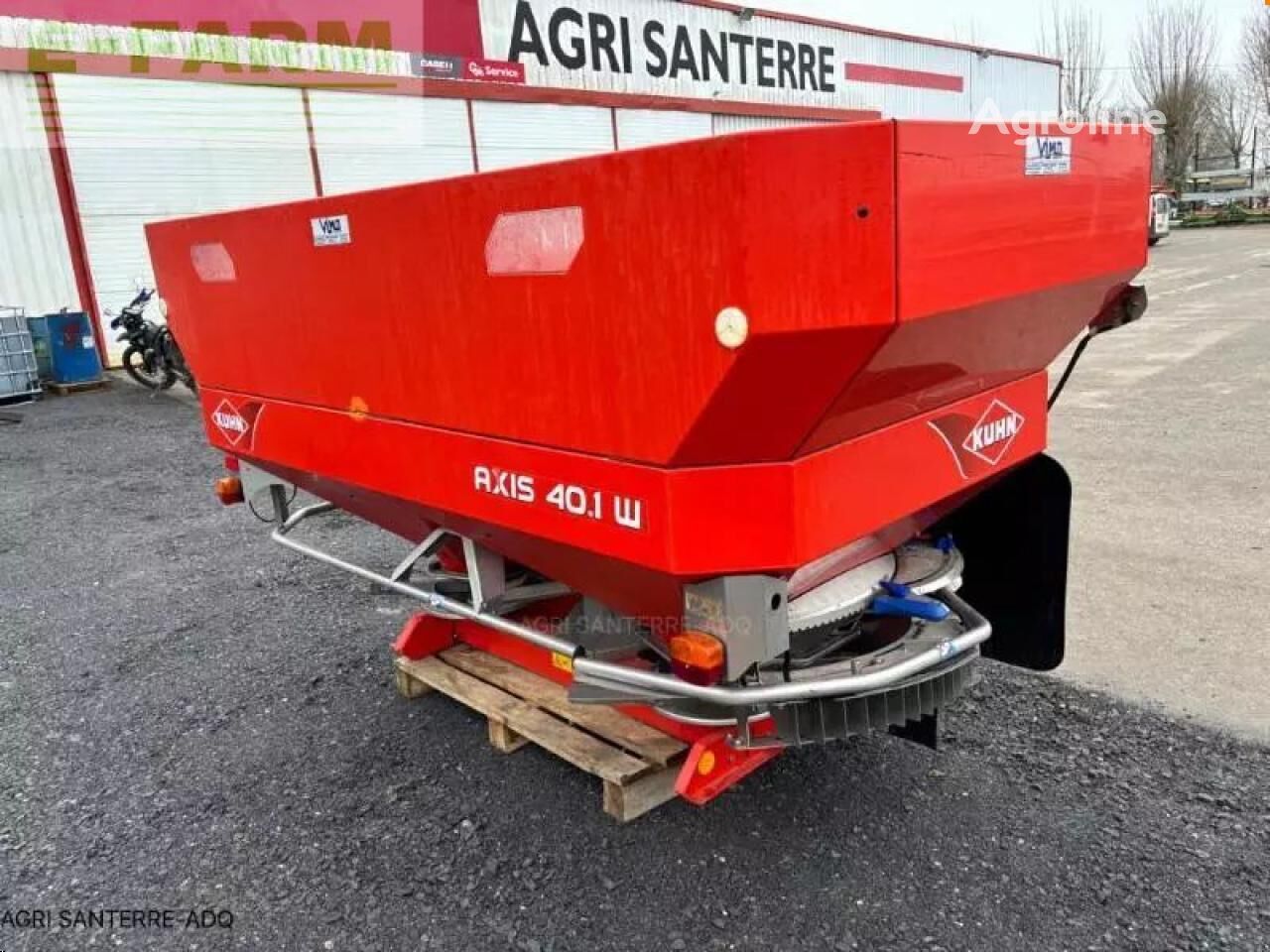 Kuhn axis 401 w nošeni rasipač