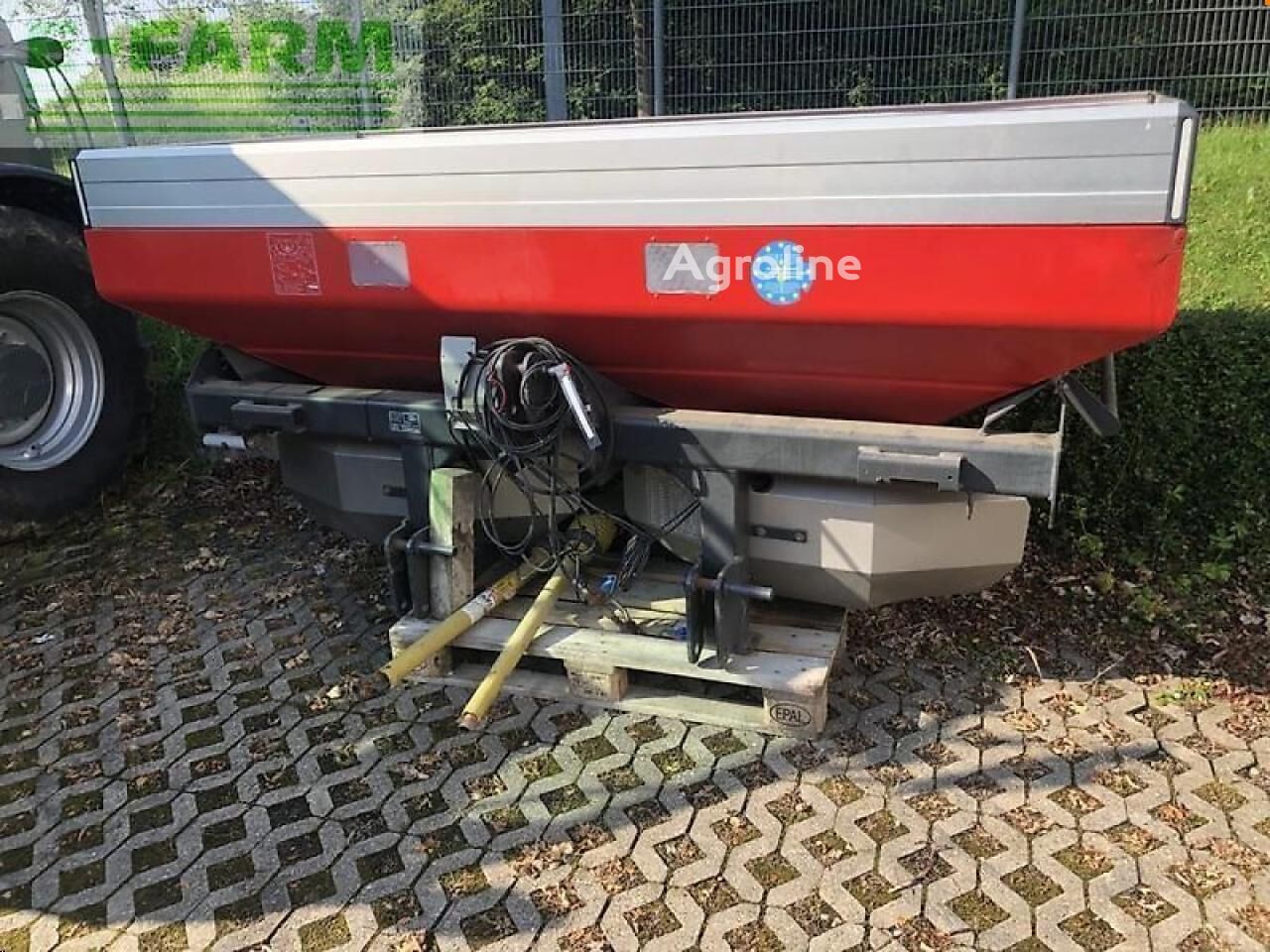 Kverneland exacta hl nošeni rasipač