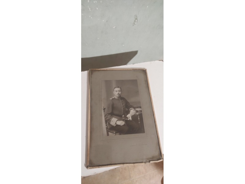 WW1 OFICIR KARTONKA U STAKLU
