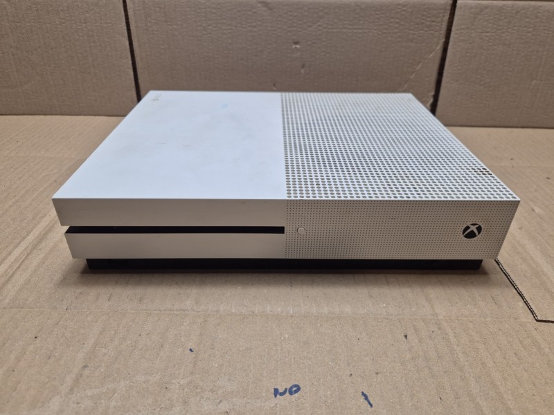 Microsoft Xbox One S konzola 1TB Br 3