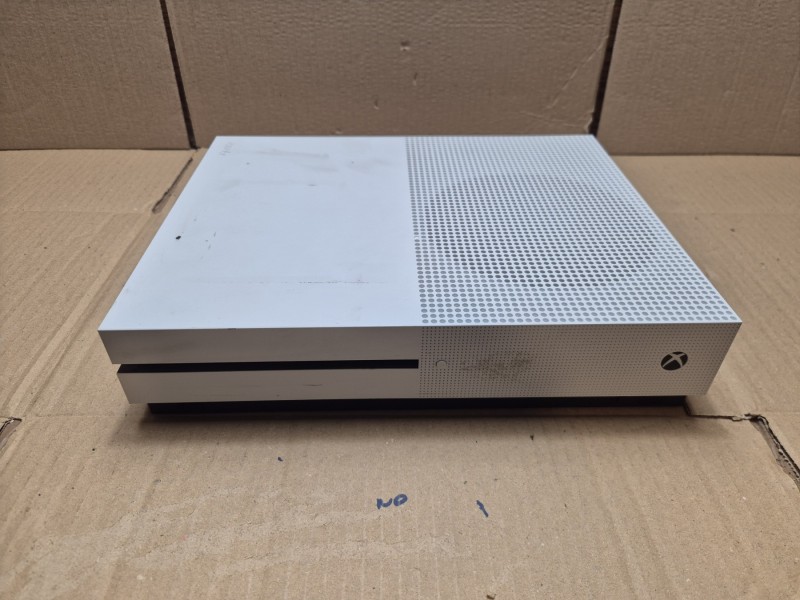 Microsoft Xbox One S konzola 500GB Br 2