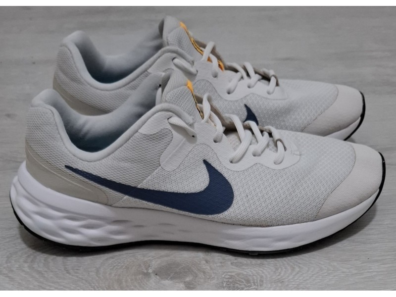 Nike Revolution patike br. 40 - original