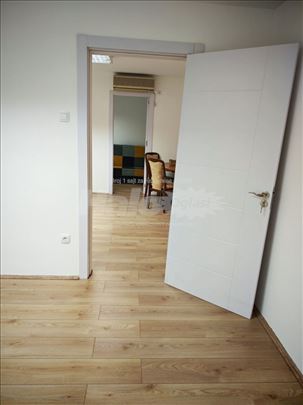 Izdaje se poslovni prostor 49 m² – Voždovac –
