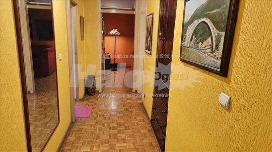 3.0 Bezanijska kosa, Bela fasadna cigla