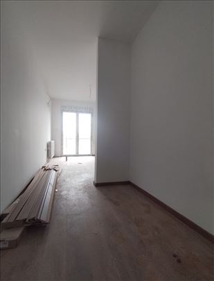 Vrh, Useljiv, Sa dve spavace sobe