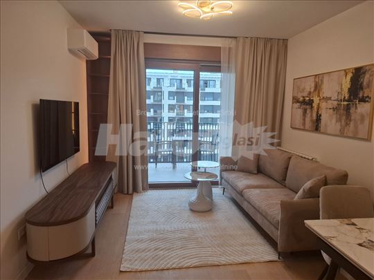 AIRPORT City-Brand New-few months rental possible