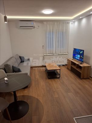 Izadajem LUX garsonjeru u Batajnici