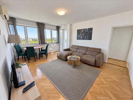 Blok 38, renoviran 3.5 stan, odmah useljiv