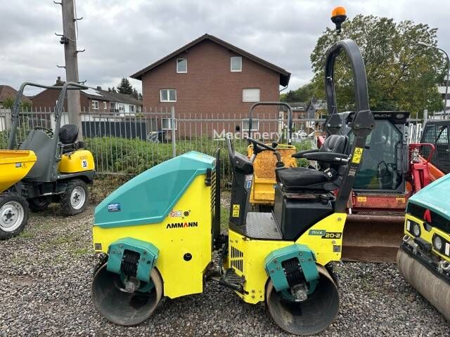 Ammann ARX 20-2 Walze 15.000 EUR valjak za asfalt