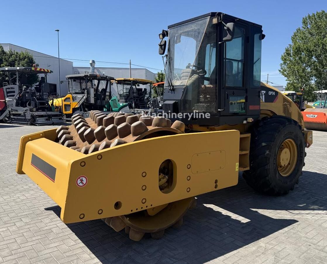 Caterpillar CP 74 kompaktor s jednim valjkom