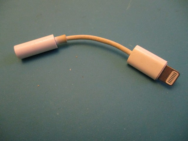Apple Lightning to 3.5mm Headphone Jack Adapter A1749