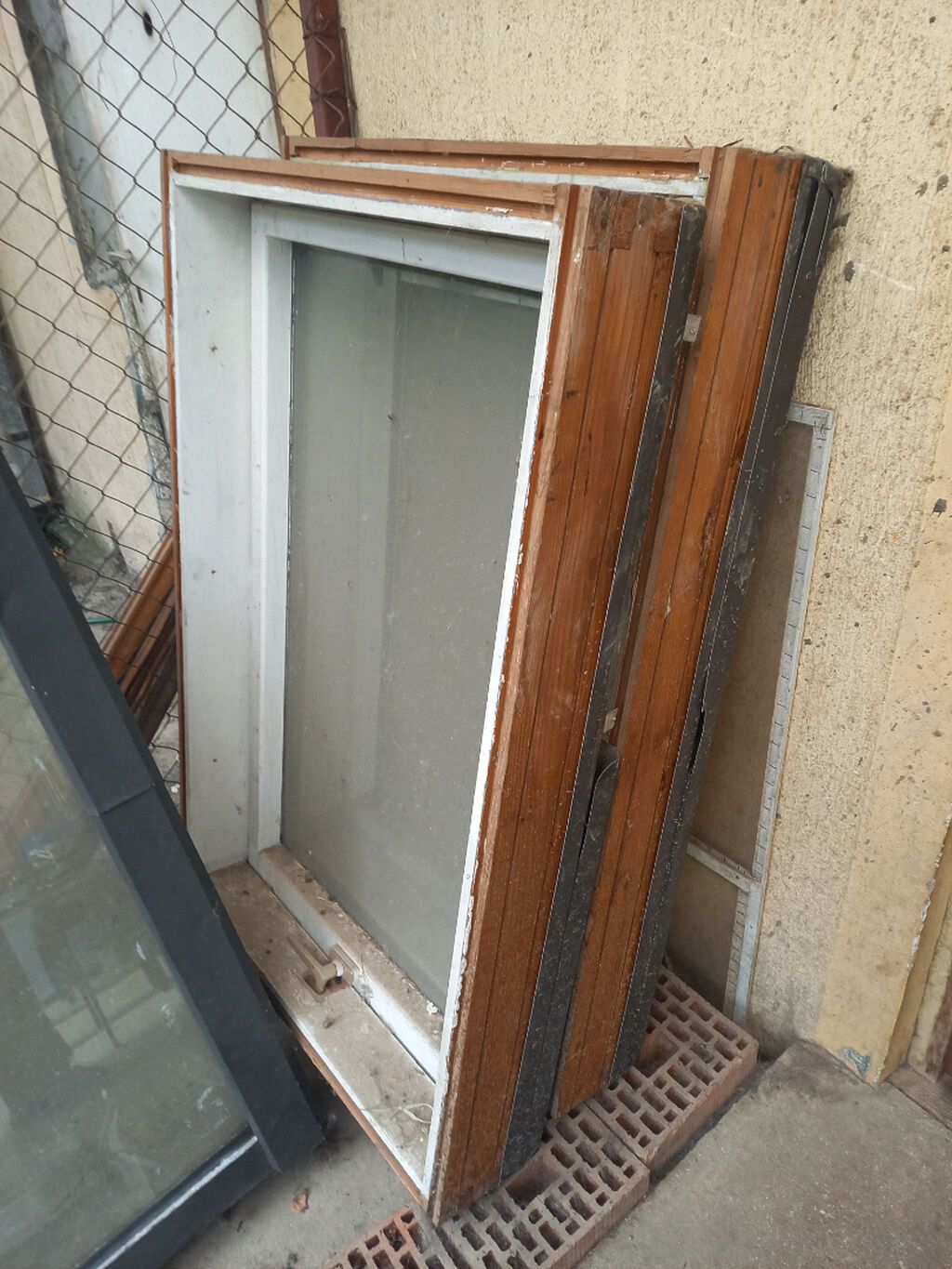 Aluminijumsko/Drveno prozorsko krilo sa okvirom i staklom -