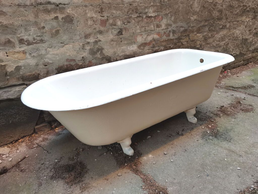 Retro tučana kada sa nogicama visina 58 cm širina 73 cm dužina