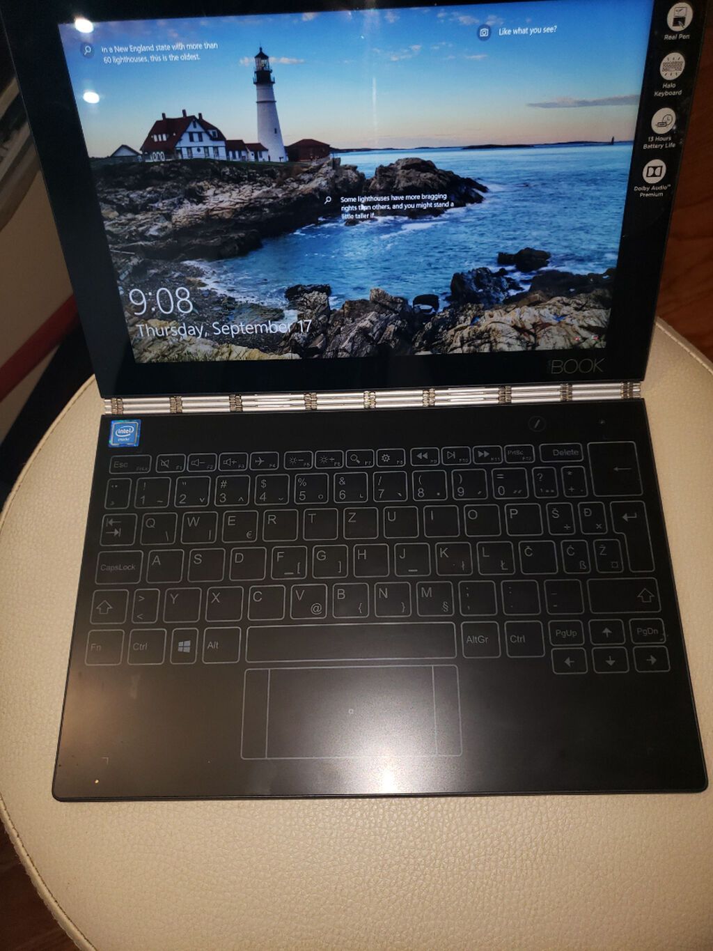 PRODAJA.LENOVO YOGA BOOK.10,1 INCH EKRAN.KORISCEN PAR SATI.IMA POEBAN