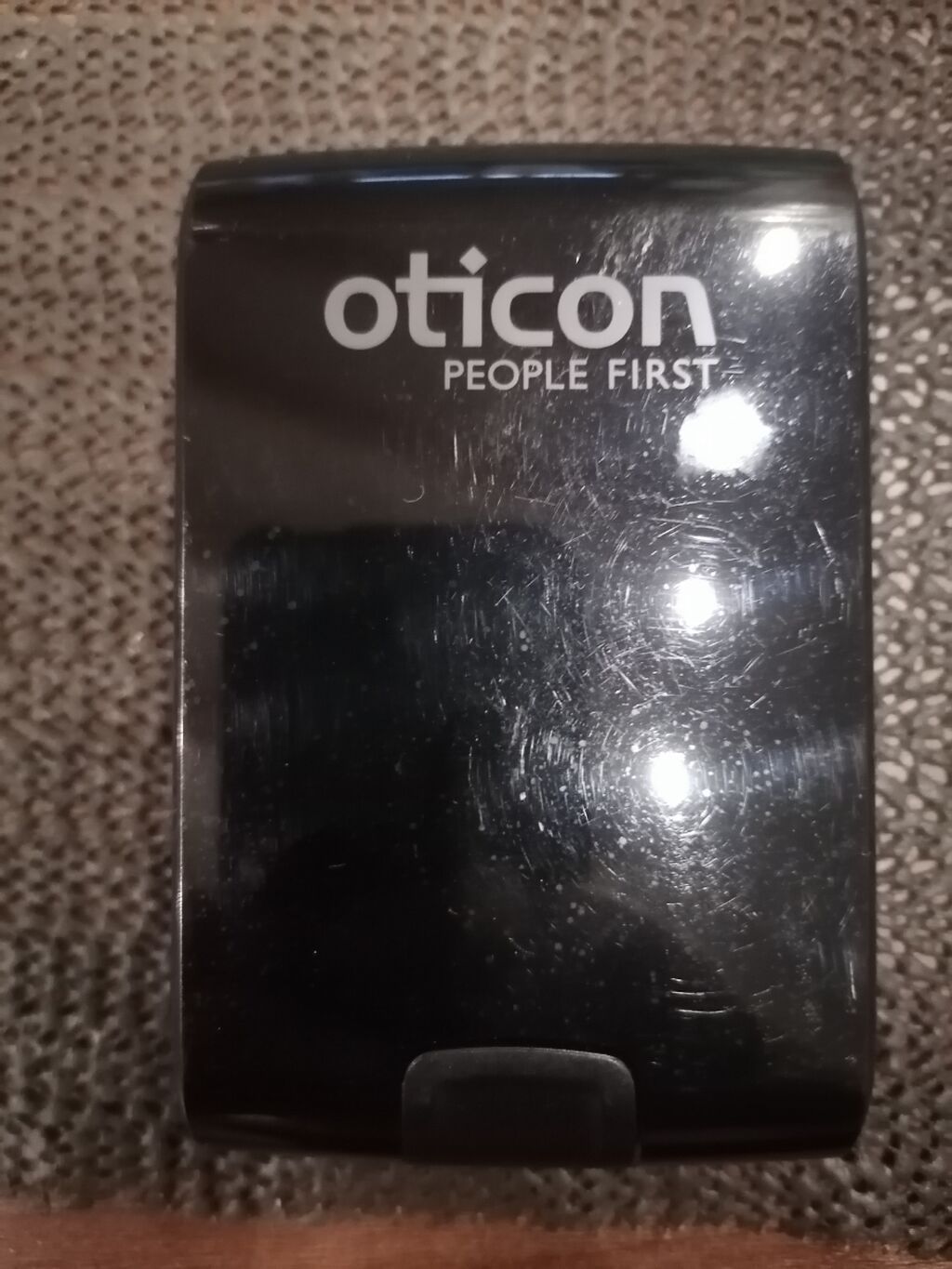 Oticon Go Pro – iza-uveta slušni aparat - Brend: Oticon (People
