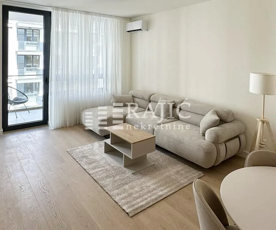Izdavanje, dvosoban stan, 55m², Savski Venac, Beograd