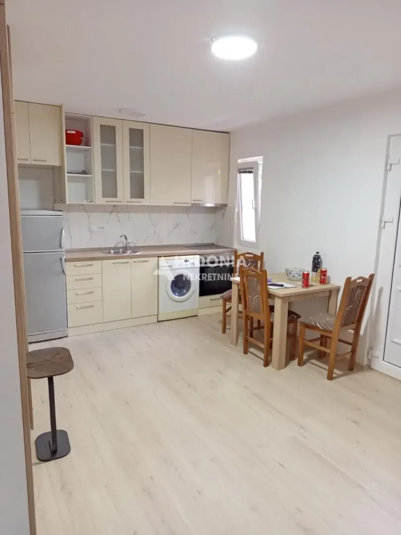 Izdavanje, jednosoban stan, 25m², Kaludjerica, Grocka