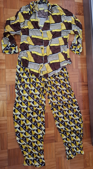 Zara komplet nov