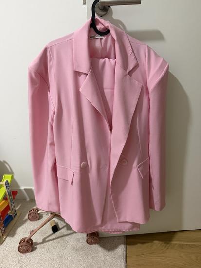 Komplet blejzer pantalone