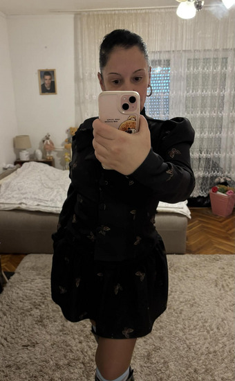 Potpuno nov komplet, suknja i bluza