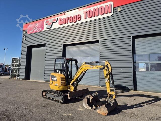 Mini bageri
Caterpillar 302.7D