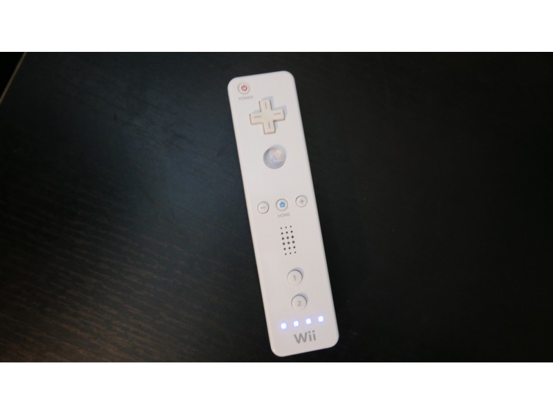 Dva Nintendo Wii Motion Kontrolera