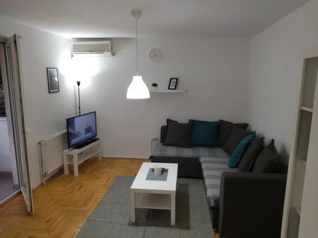 Lep jednoiposoban stan u Centru