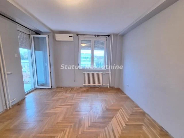 PRAZAN JEDNOIPOSOBAN STAN 42M2 BULEVAR KRALJA PETRA, 320EU