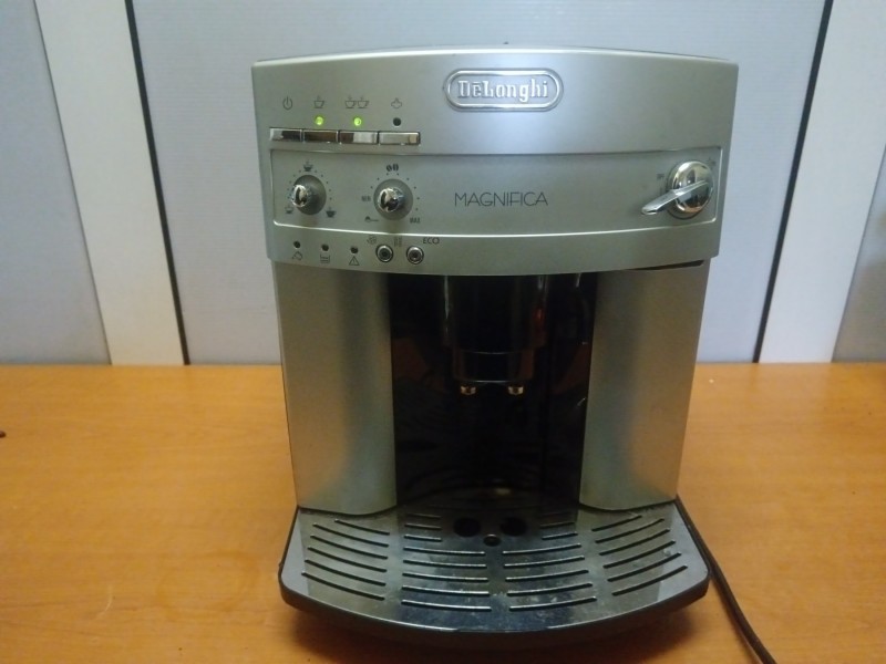 delonghi magnifica espresso aparat