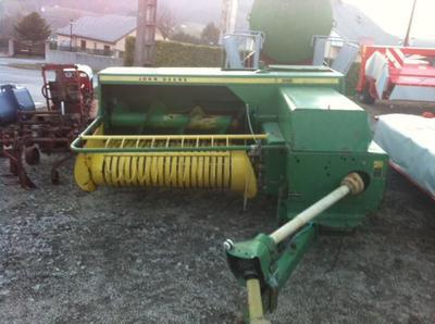 Presa John Deere 336