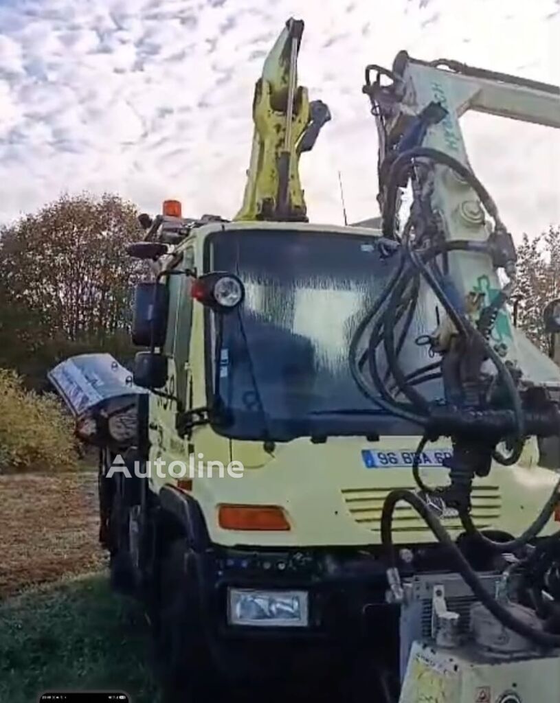 Mercedes-Benz Unimog U 400 univerzalna komunalna mašina