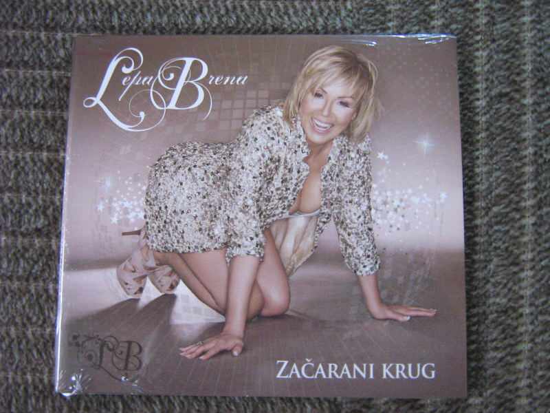 Lepa Brena - Začarani Krug