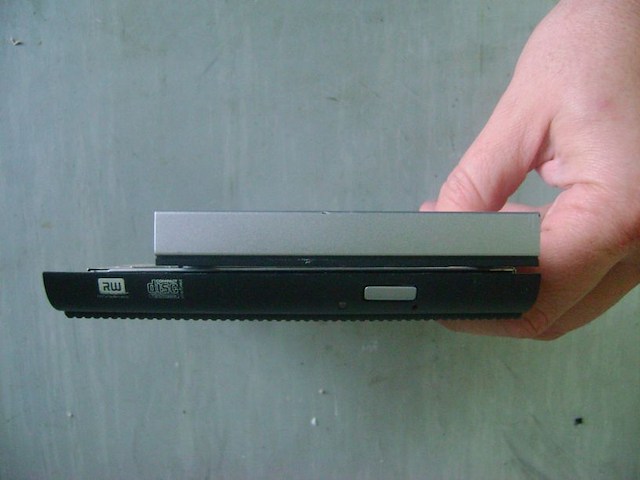 DVD za HP Compaq R3200