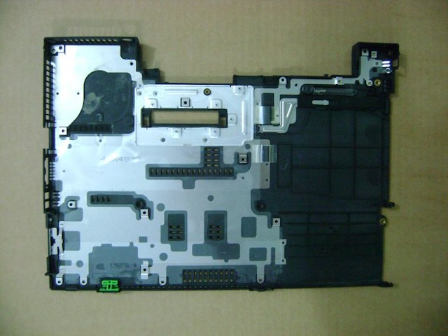 Donji deo kucista za Lenovo ThinkPad T400