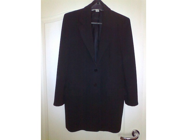 SAKO CRNI NE GUŽVA SE