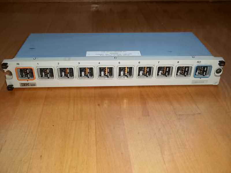 IBM 8228 8-Port Network Hub